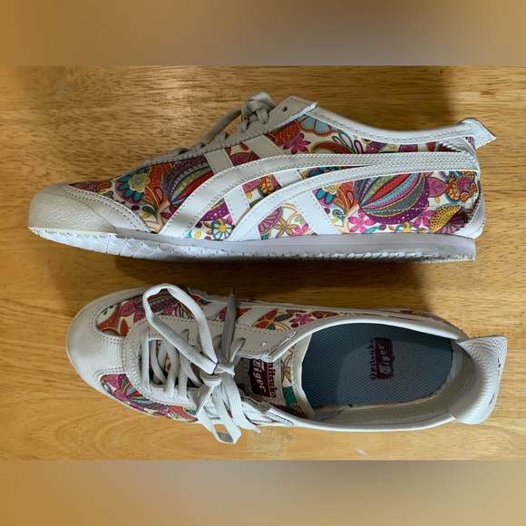 Onitsuka Tiger by Asics | Shoes | Onitsuka Tiger White Size 9 With ...